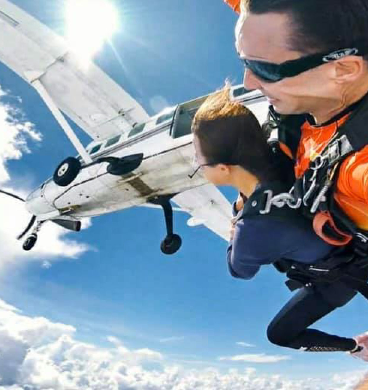 GET YOUR INSTRUCTIONS RIGHT BEFORE FLYING HIGH - Jump Florida Skydiving